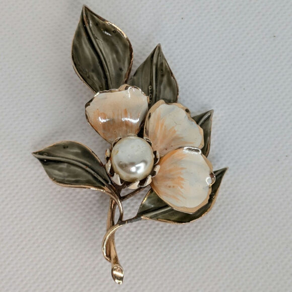 Vendome | Jewelry | Vendome Vintage Flower Enamel Pearl Gold Tone ...